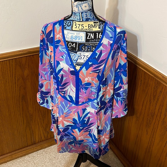 The Pioneer Woman | Tops | Pioneer Women Floral Blouse | Poshmark